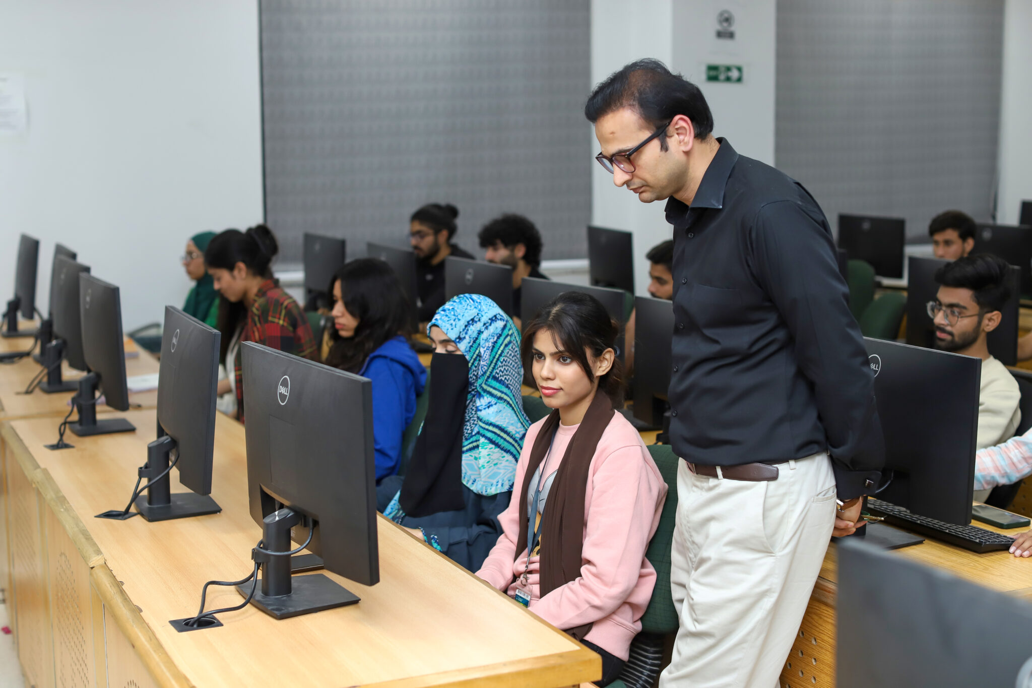 About Us - Elumni - Equip Enhance Enable